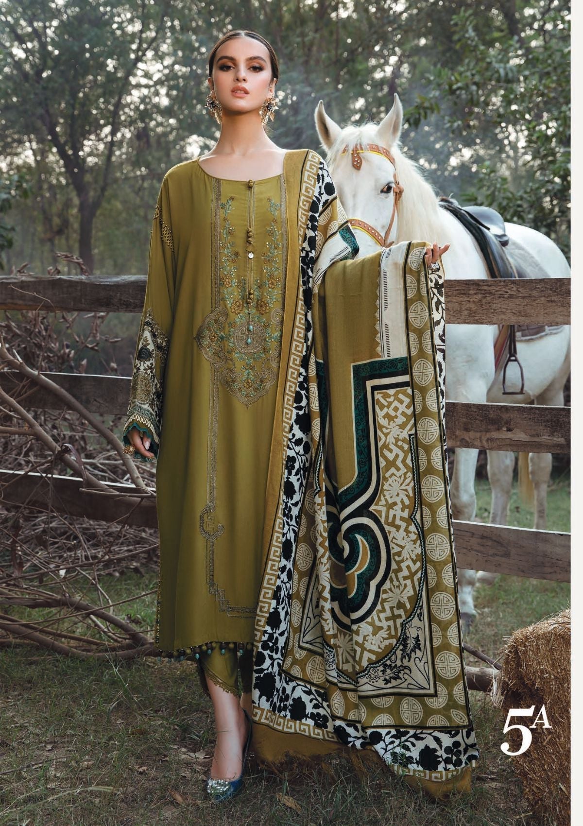 Maria b MPrints Winter Shawl'22 D-5A – Uma's Wardrobe